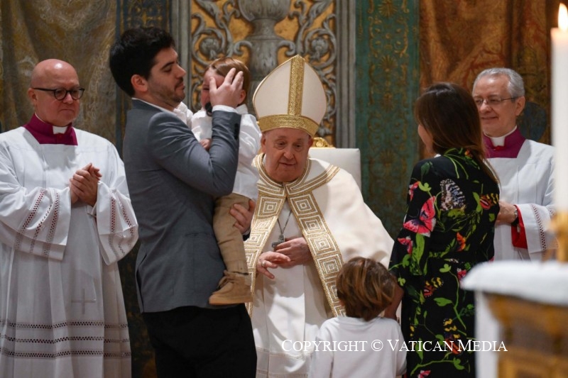 Battesimo Del Signore Santa Messa E Battesimo Di Alcuni Bambini